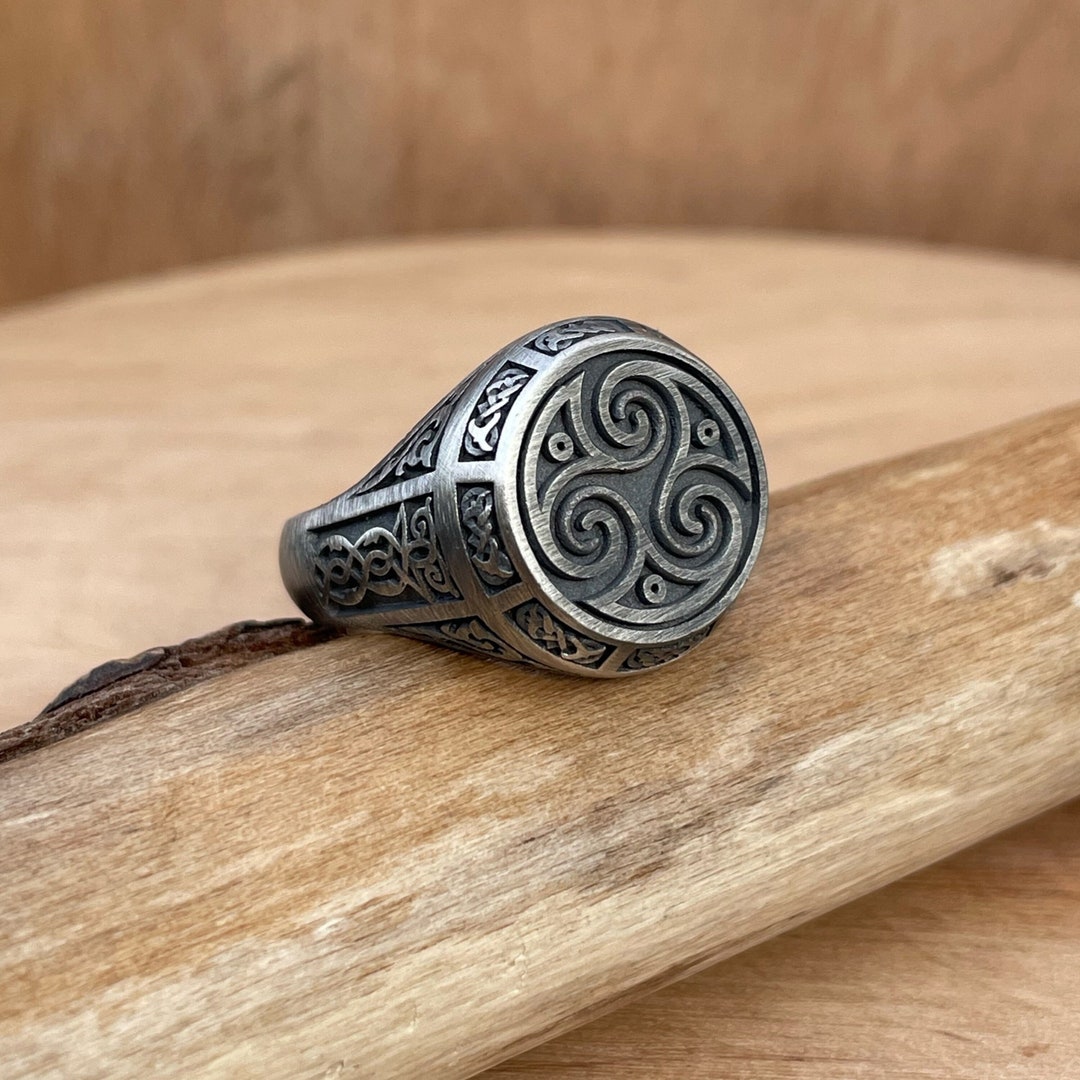 Oxidized Sterling Silver Triskelion Signet Ring - Celtic Design - Etsy
