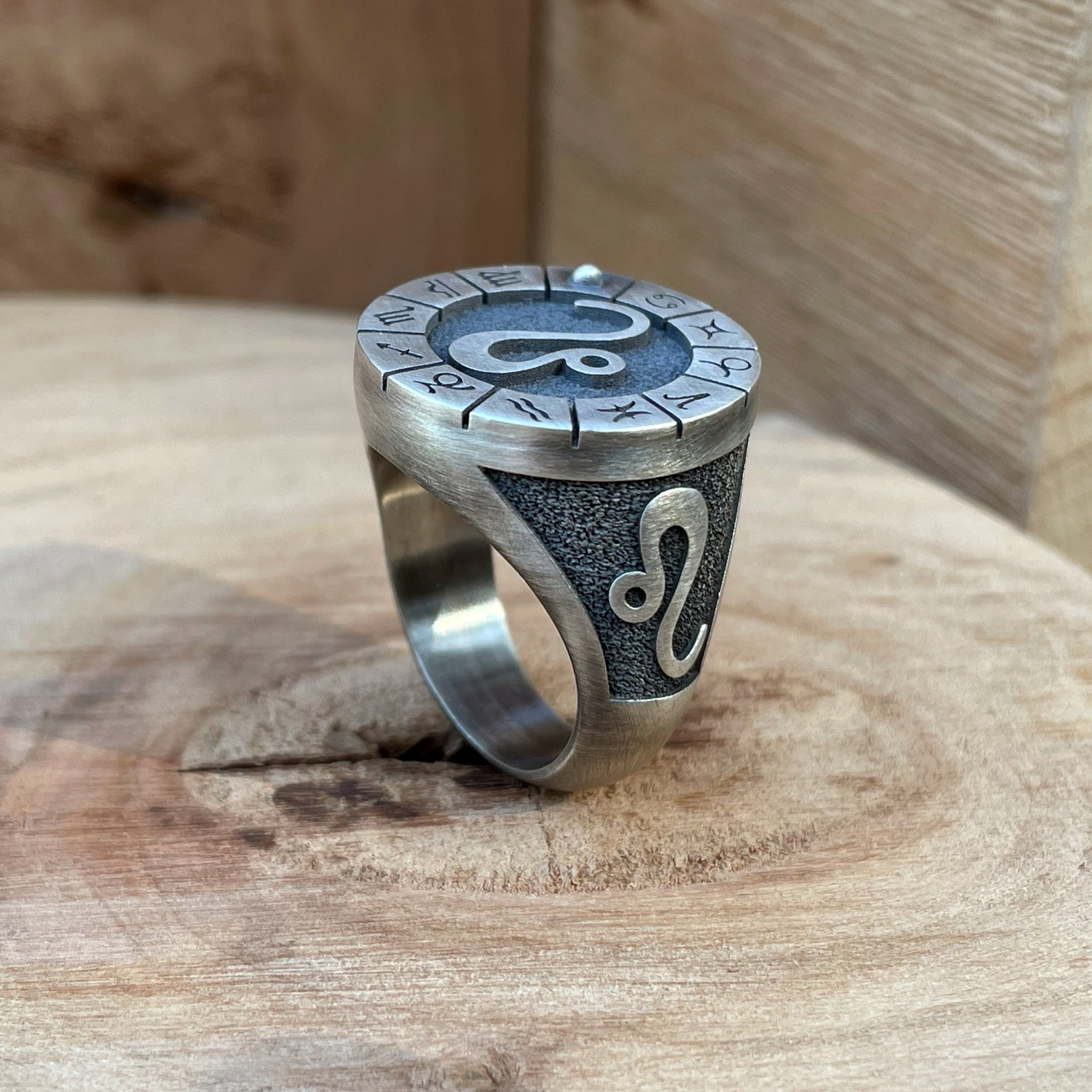 Leo Engraved Sterling Silver Signet Ring: Zodiac Lion Jewelry - Etsy