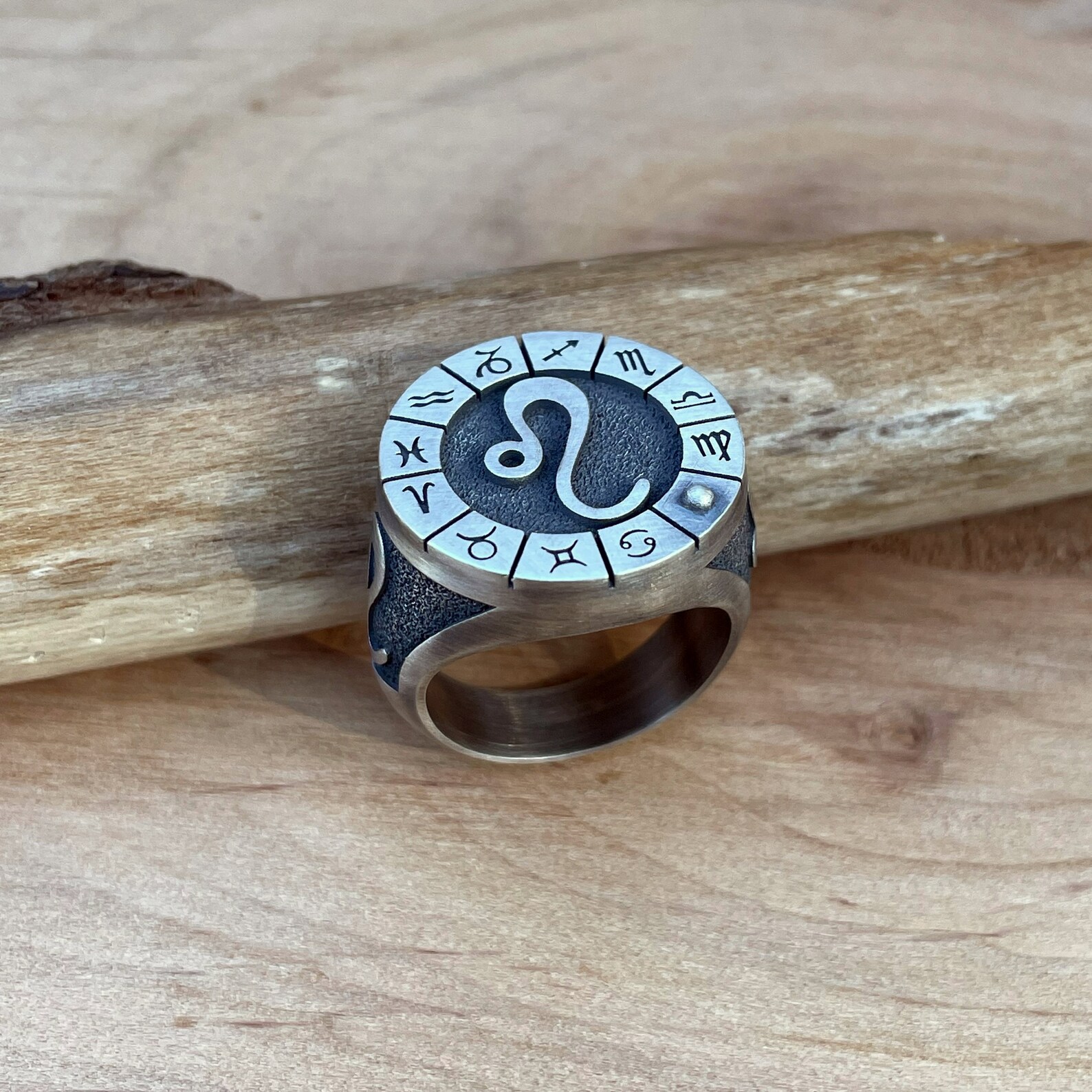 Leo Engraved Sterling Silver Signet Ring: Zodiac Lion Jewelry - Etsy