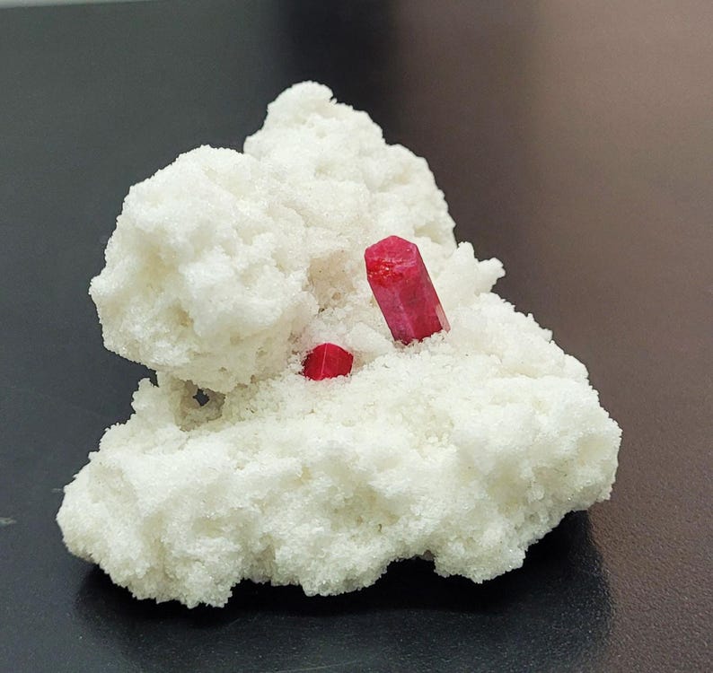 303.00 CT Natural Bixbite Red Emerald Beryl Rough/ Bixbite Specimens ...