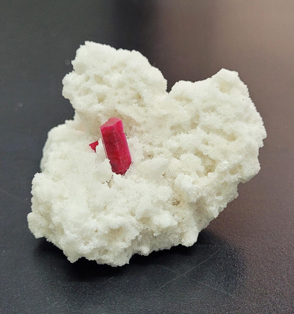303.00 CT Natural Bixbite Red Emerald Beryl Rough/ Bixbite Specimens ...
