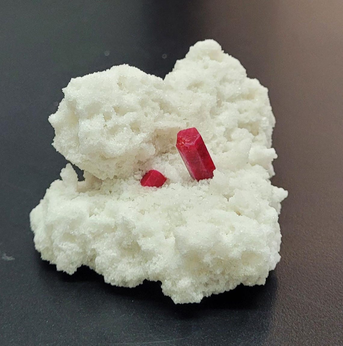 303.00 CT Natural Bixbite Red Emerald Beryl Rough/ Bixbite Specimens ...