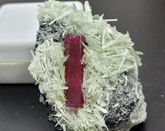 206 Ct Natural Rare Pinkish-red Bixbite Matrix Rough Beryl With Quartz ...