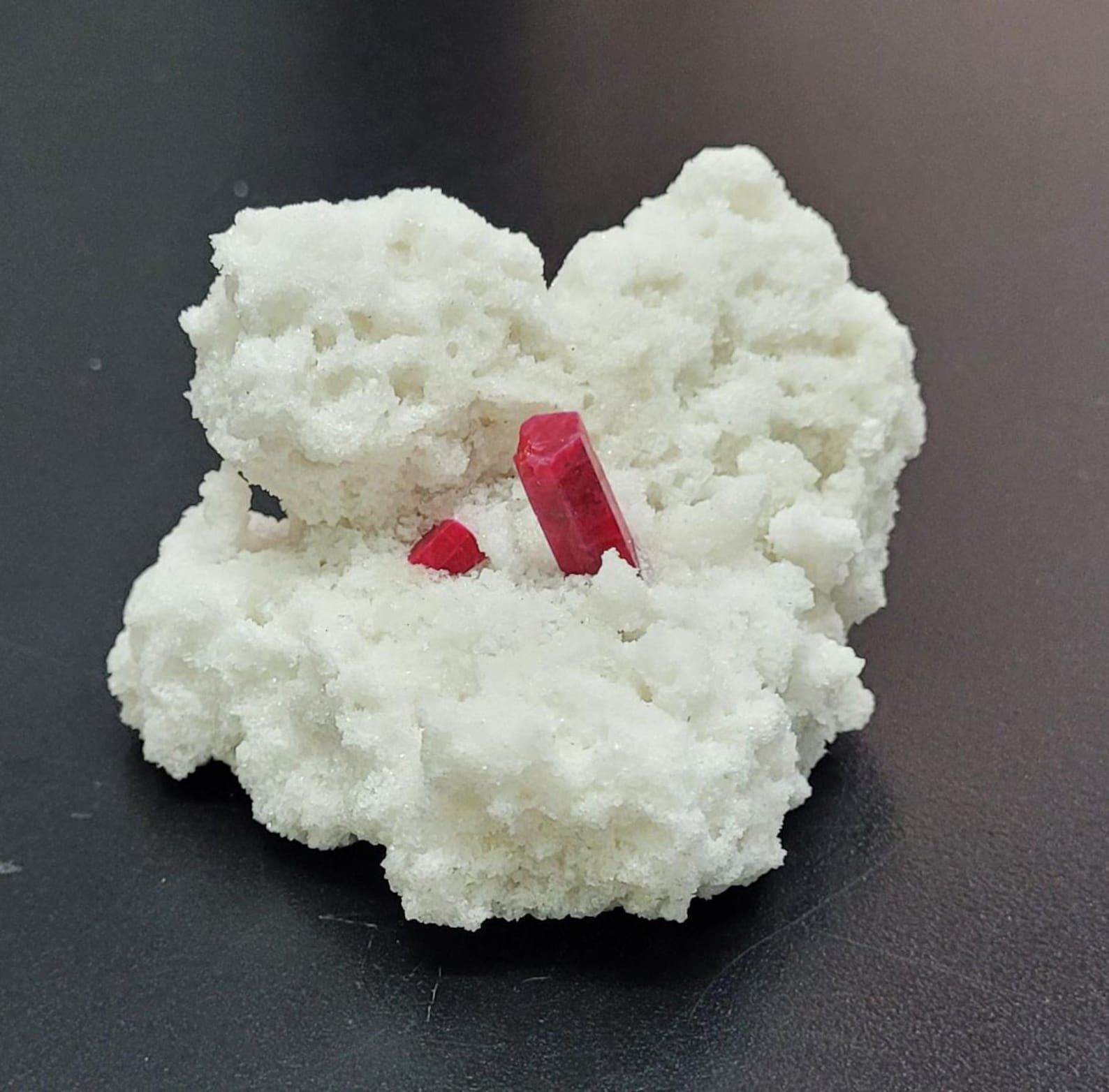 303.00 CT Natural Bixbite Red Emerald Beryl Rough/ Bixbite Specimens ...