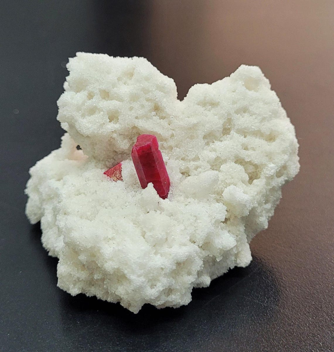 303.00 CT Natural Bixbite Red Emerald Beryl Rough/ Bixbite Specimens ...