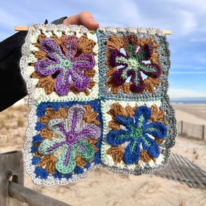 Groovy Crochet Flower Wall Art Crochet Decor Blue Purple - Etsy