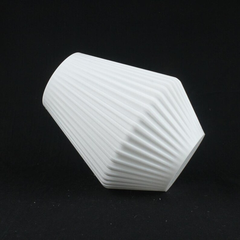 Linea - Vase STL File: Modern 3D Print Vase With Hidden Compartment ...