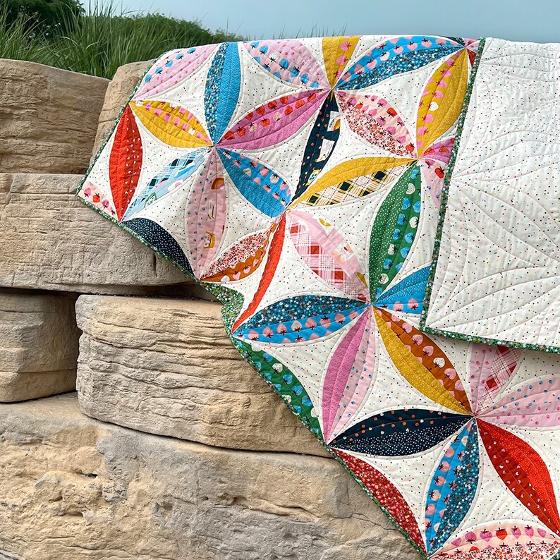 Avant Garden Quilt Pattern: Modern Daisy Patchwork, Fat Quarter & Jelly ...