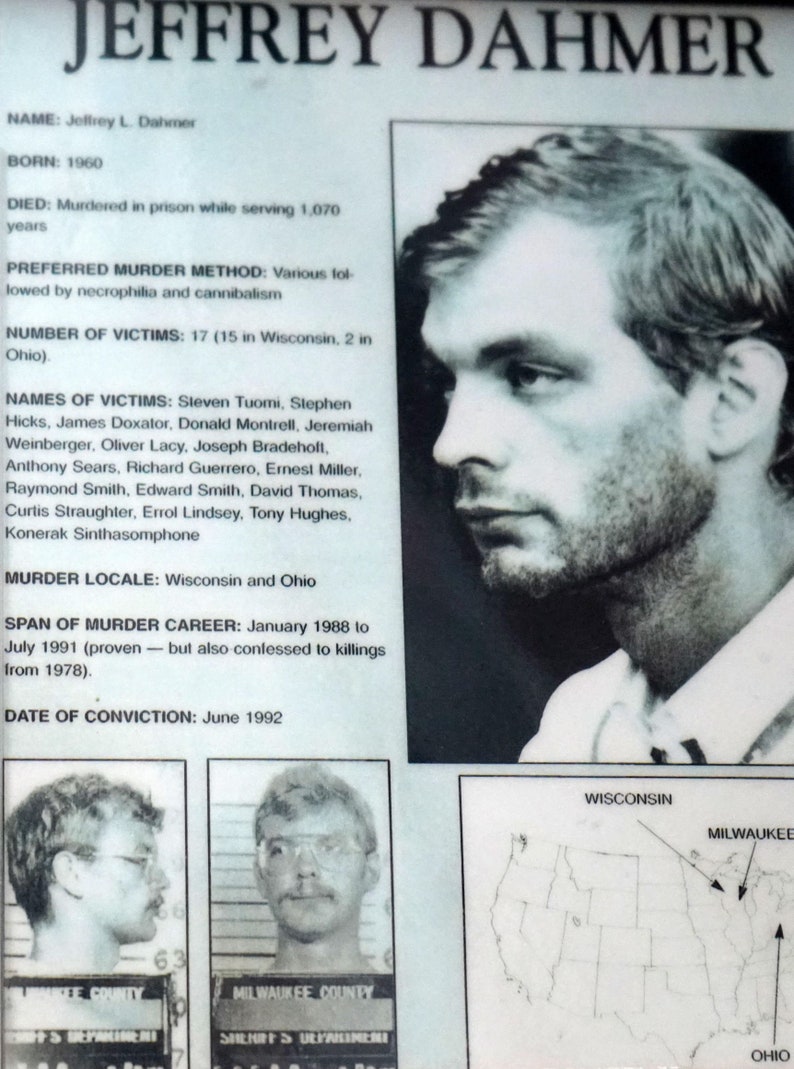 Jeffrey Dahmer, A/K/A milwaukee Cannibal, Serial Killer, Netflix, 8 X ...