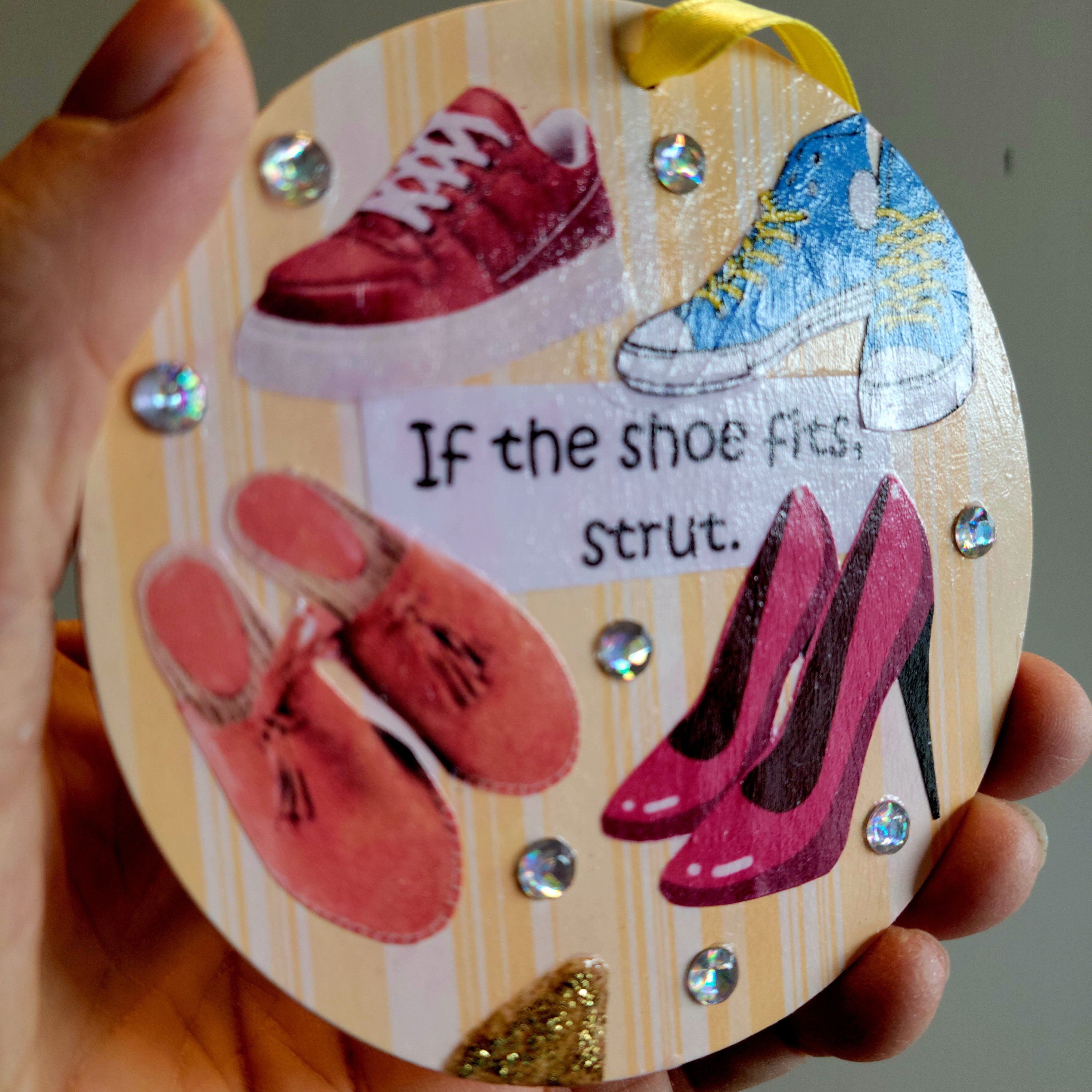 Strut Shoe Gift or Wine Tag, Shoe Card Keepsake Decoration, Whimsical ...