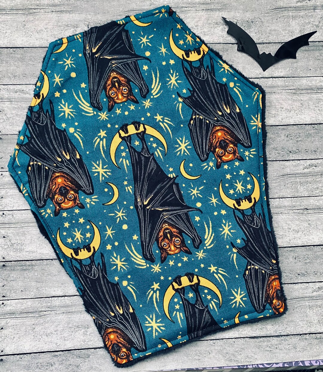 Vampire Bats Coffin Spooky Midnight Creatures - Etsy