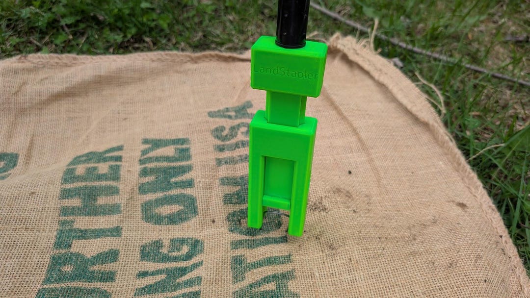 Easy Lawn Staple Tool (the Landstapler), an Accessible Gardening Tool ...