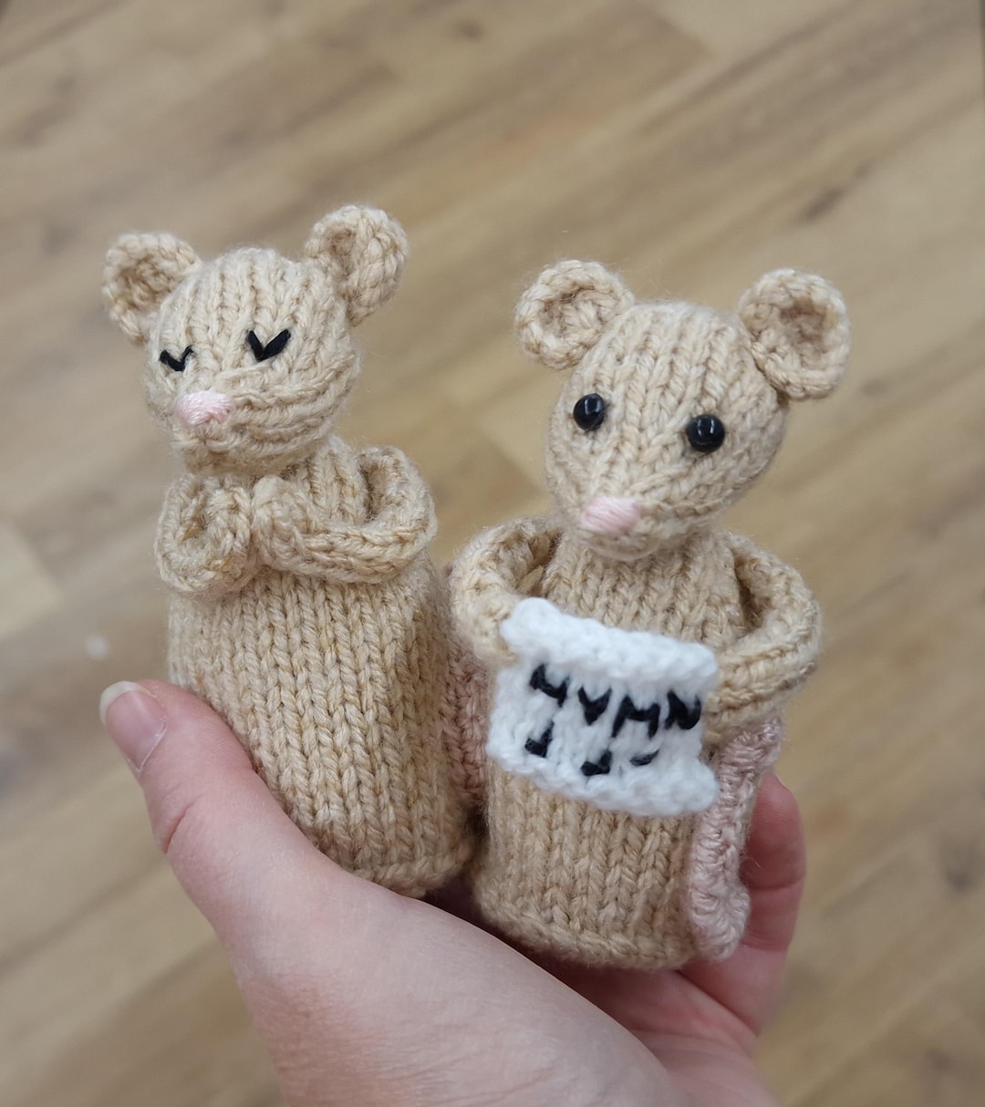 Easter Knitting Patterns - Church Mouse (PDF) Easy Bauble Standing ...