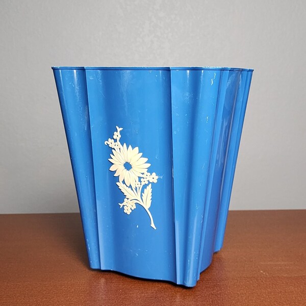 Vintage Trash Can - Etsy