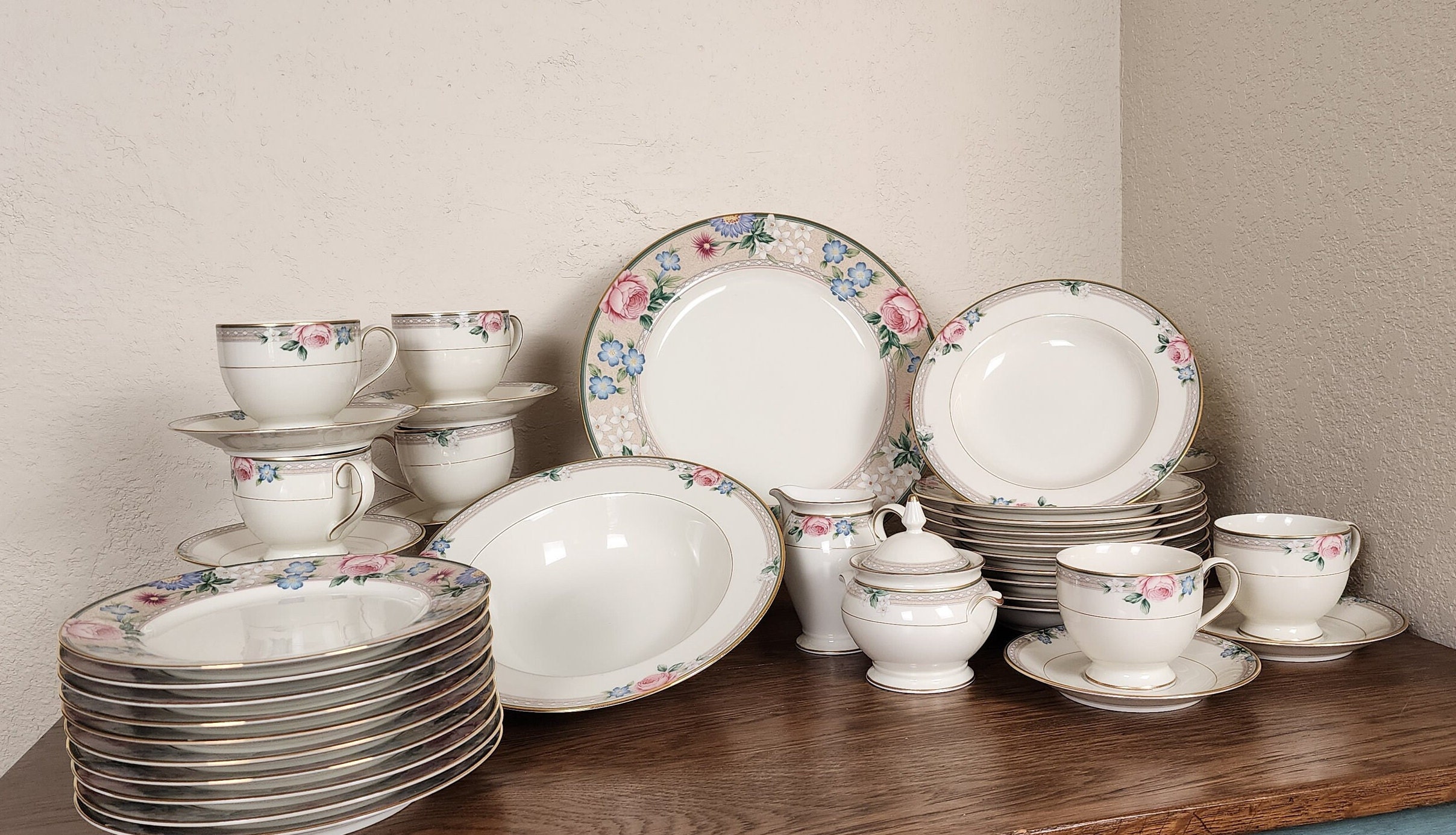 Vintage Mikasa Regency Rose Fine China, 44 Piece, Set for 10, Gold ...