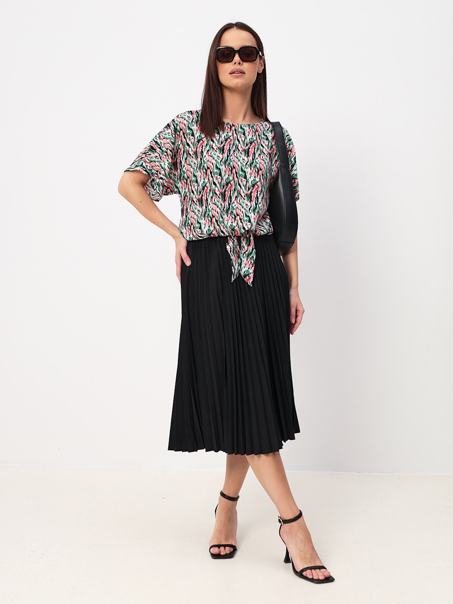 Women's Blouse Pattern. Basic Blouse a Round Neckline Sewing Digital ...