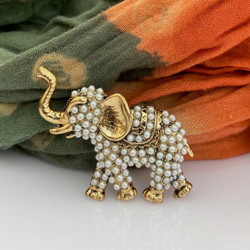 Elephant Brooch - Etsy