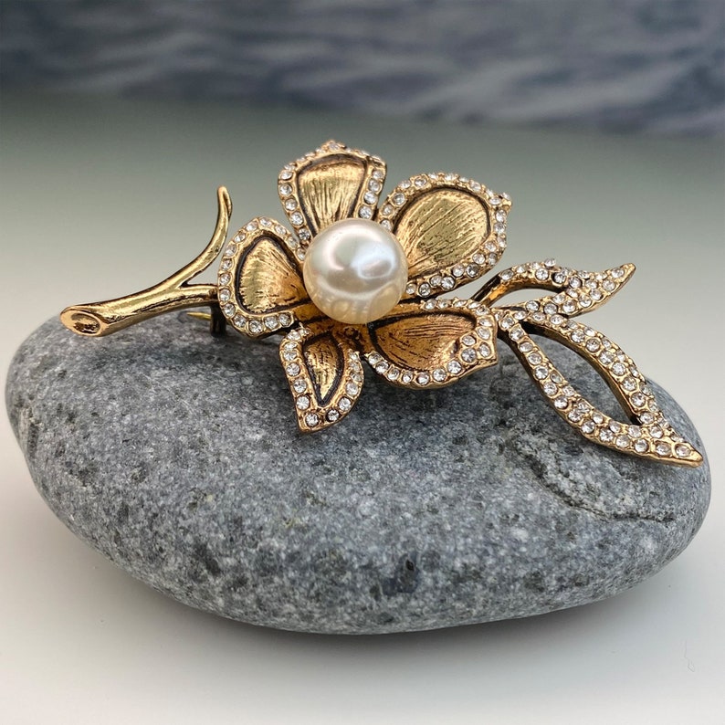 Bronze Enamel Brooch With Gold Love Flower Model - Etsy