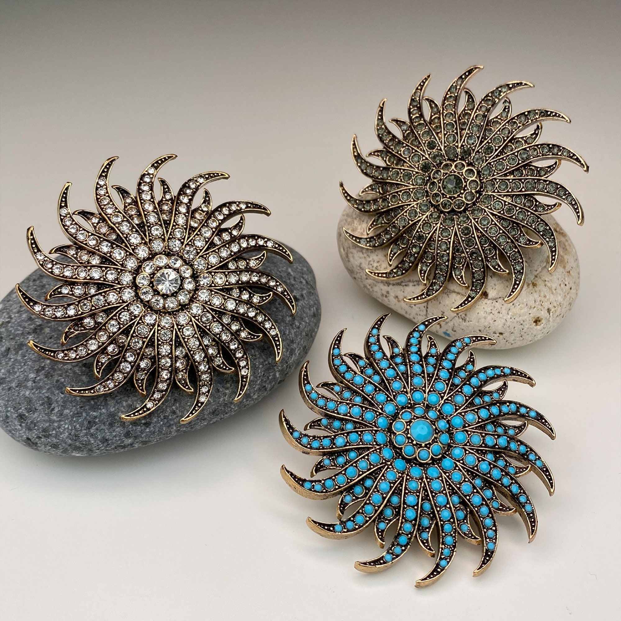 Passionflower Sultan Brooch With White Crystal Stone on Bronze - Etsy