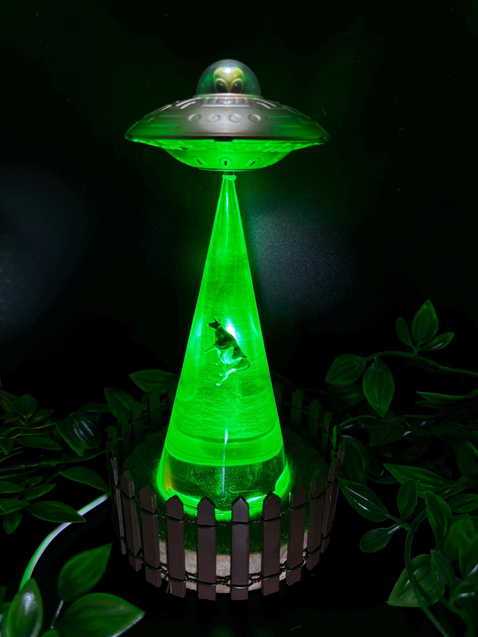 UFO Alien Cow Abduction Lamp Night Light - Detachable UFO With Lights ...