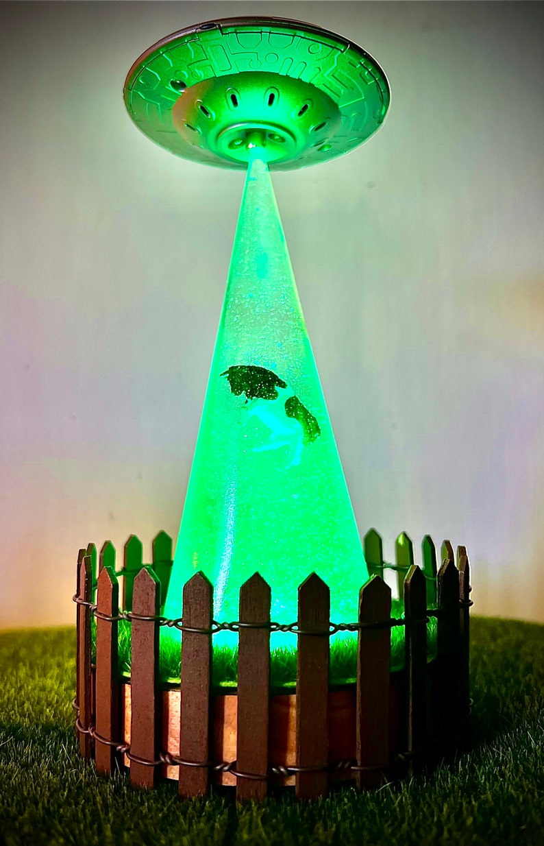 UFO Alien Cow Abduction Lamp Night Light Detachable UFO With Lights and ...