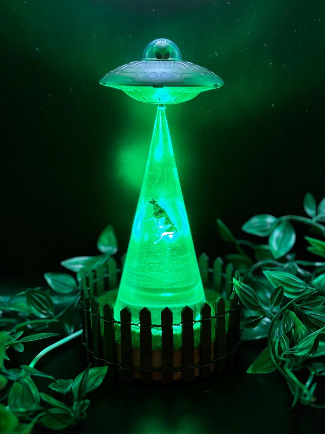 UFO Alien Cow Abduction Lamp Night Light - Detachable UFO With Lights ...