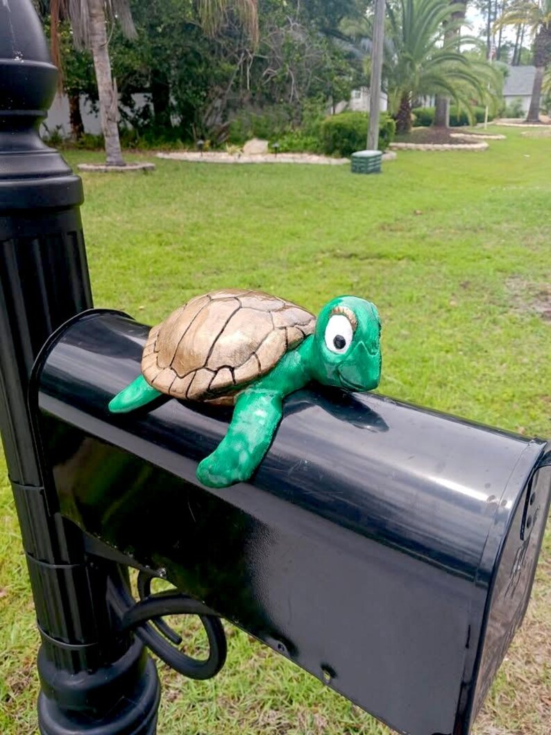 Toon Turtle Mailbox Topper - Customizable Colors! - Etsy