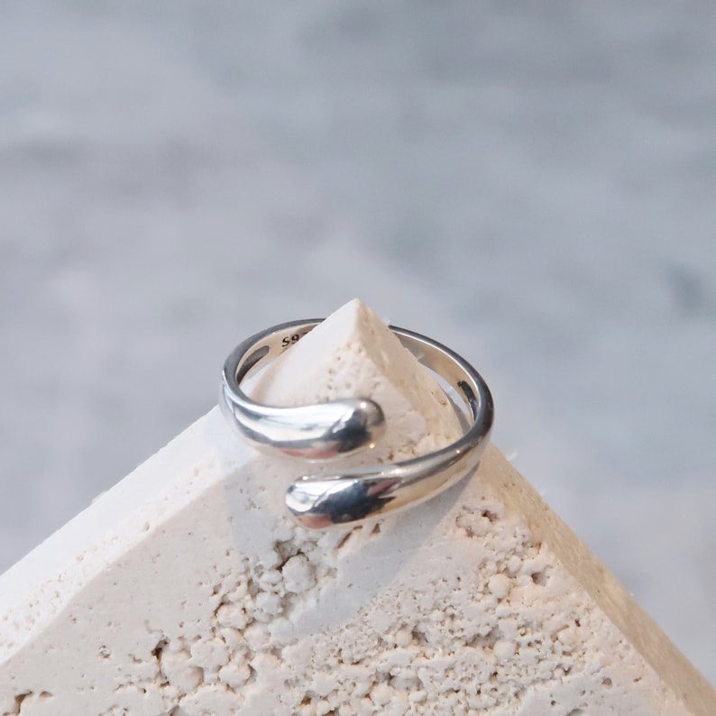 Teardrop Ring Silver Liquid Metal Drop Style Irregular Ring for Women ...