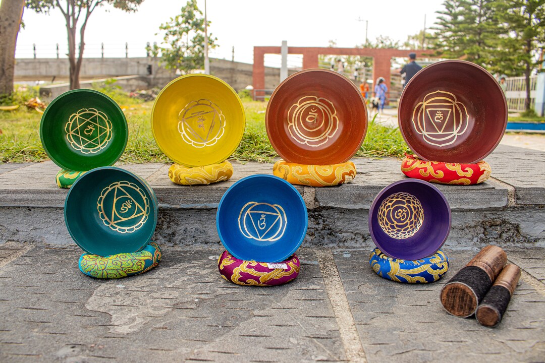 Colorful Singing Bowl Set of Seven Singing Bowls for Sound Healing and ...
