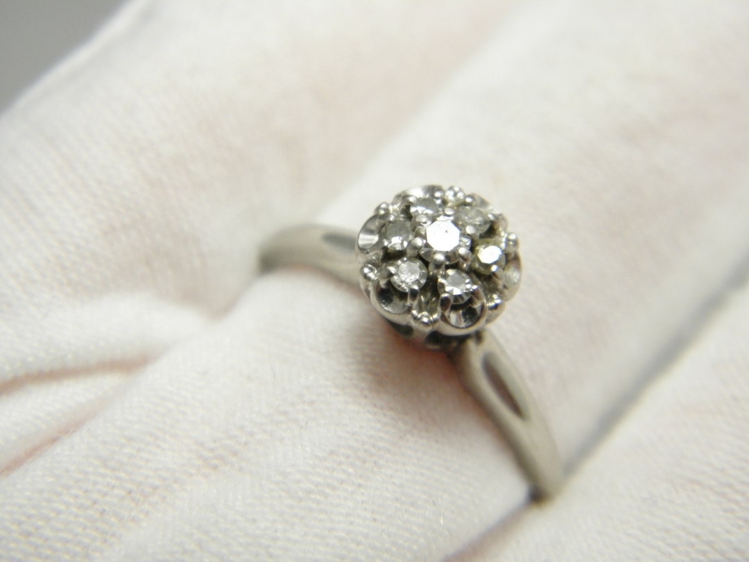 Vintage 18ct White Gold Diamond Cluster Ring Band Round Cut Size Q 1/2 ...