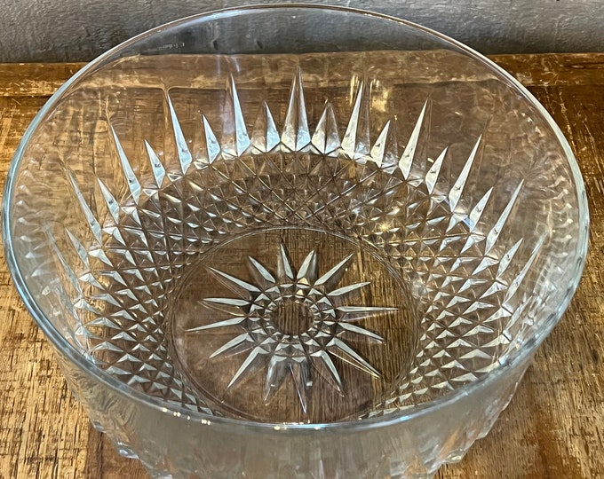 Arcoroc France Diamant Clear Glass Starburst Pattern 9 Inch Bowl ...