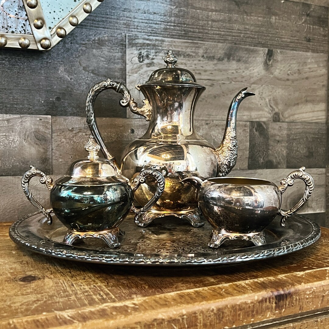 Vintage WM A Rogers by Oneida LTD Silversmiths Silverplated Tea Set Teapot, Sugar Bowl and Lid ...