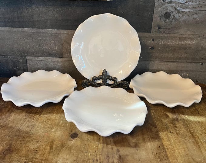 Ruffle Plate - White Minimalist Dish Modern Aesthetic Home Decor ...