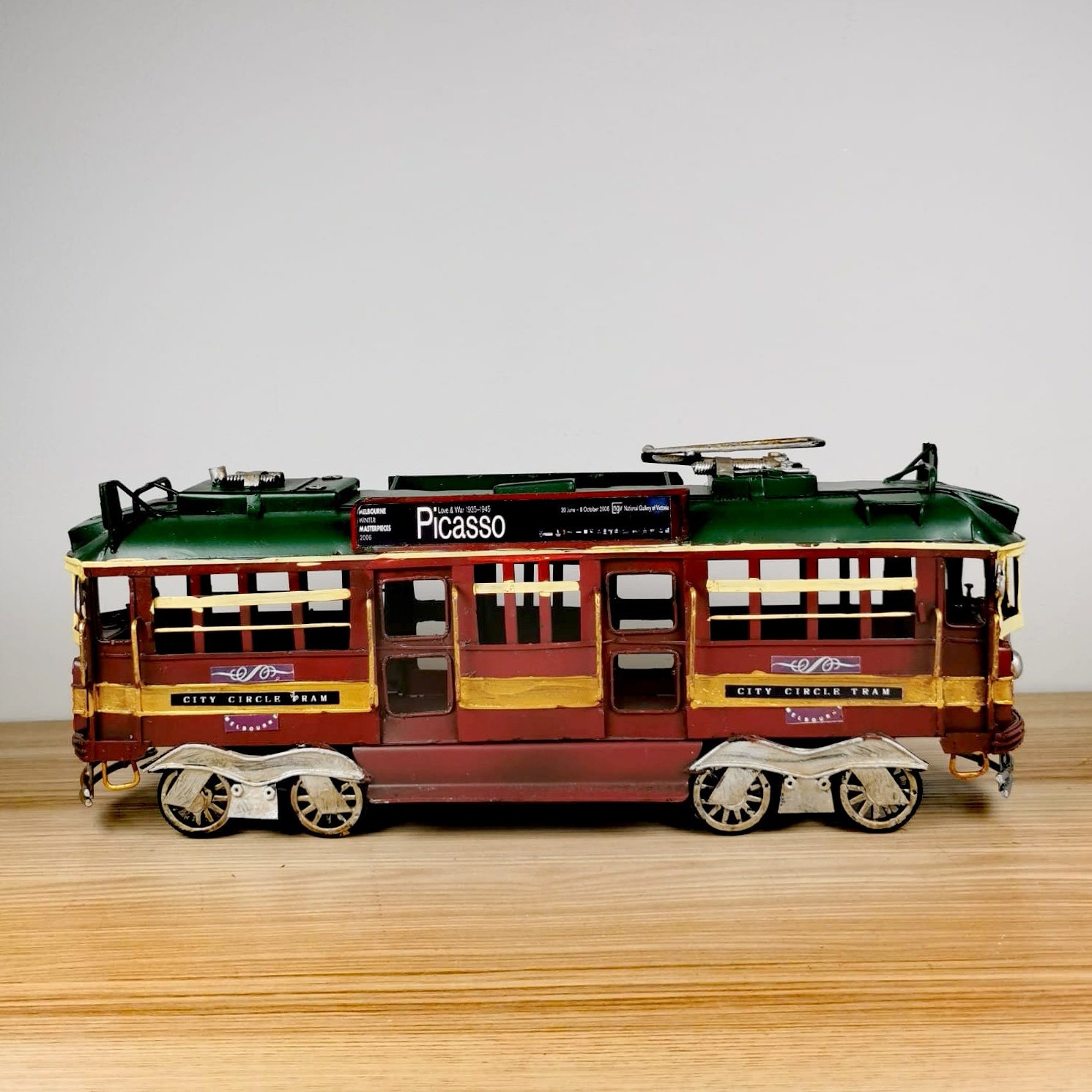 Vintage Tram Metal Train Retro Train Vintage Decoration Miniature Train ...