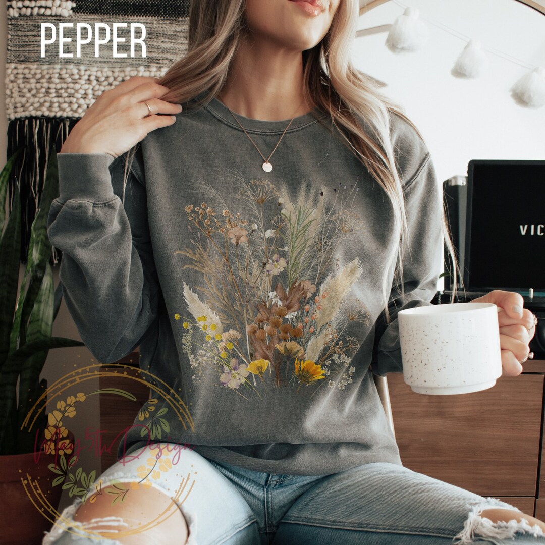 Pressed Flowers Botanical Plant for Women Boho Wildflowers Sweatshirt ...