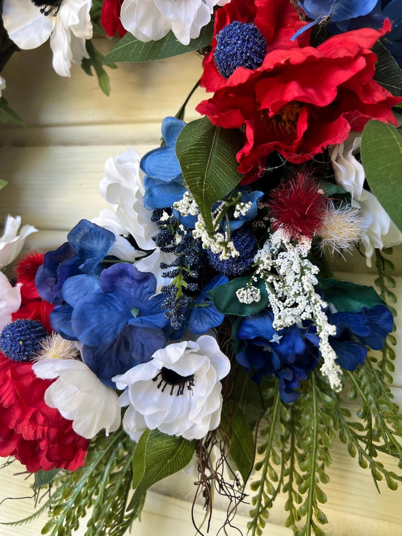 Red White and Blue Anemone Wreath: Patriotic Summer Decor - Etsy