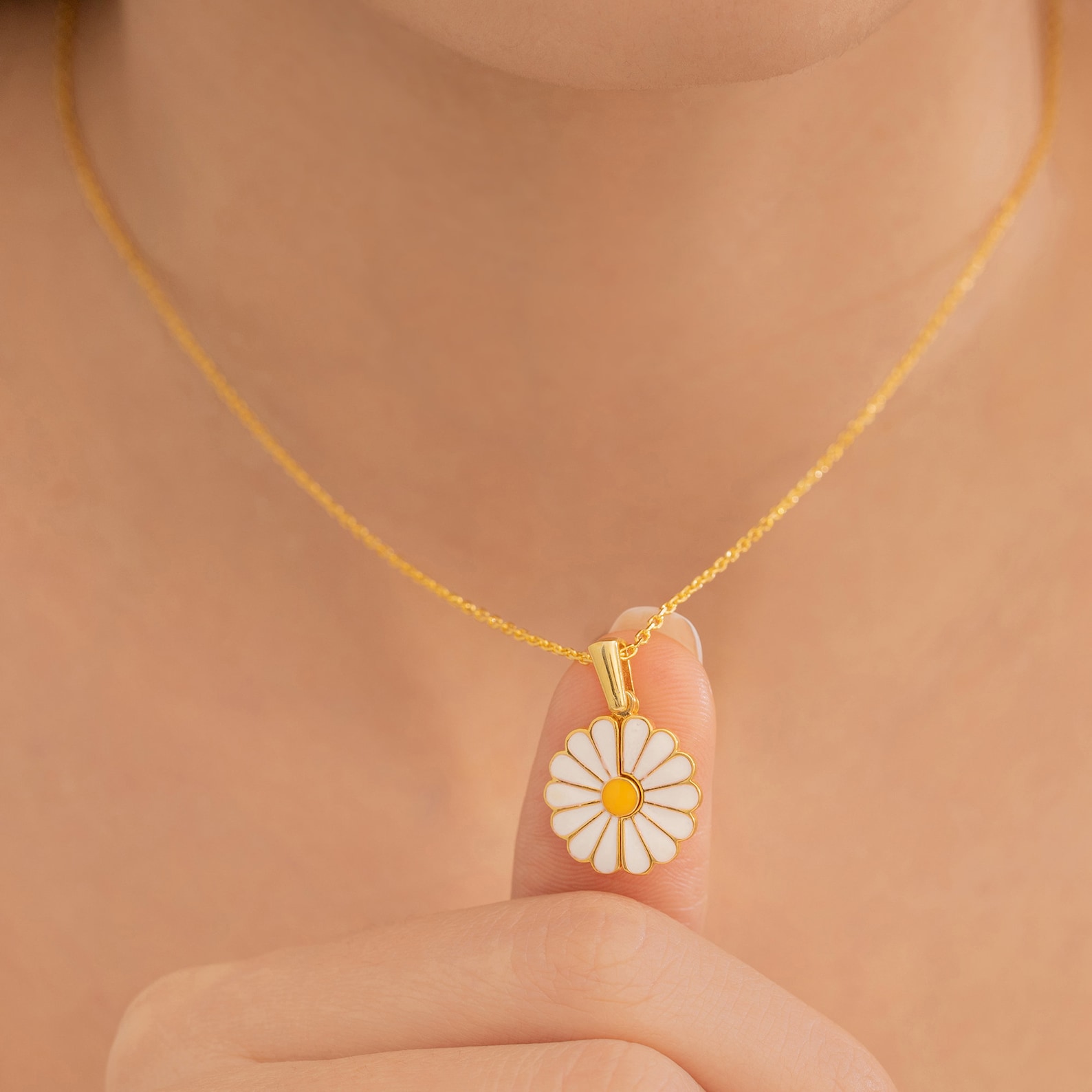 14K Gold Personalized Daisy Name Necklace, Dainty Custom Daisy Pendant ...