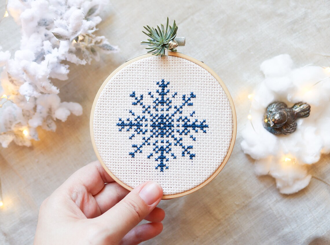 Snowflakes Cross Stitch Patterns, Christmas Cross Stitch Patterns ...