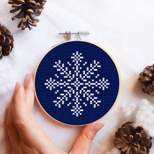 Snowflakes Cross Stitch Patterns, Christmas Cross Stitch Patterns ...