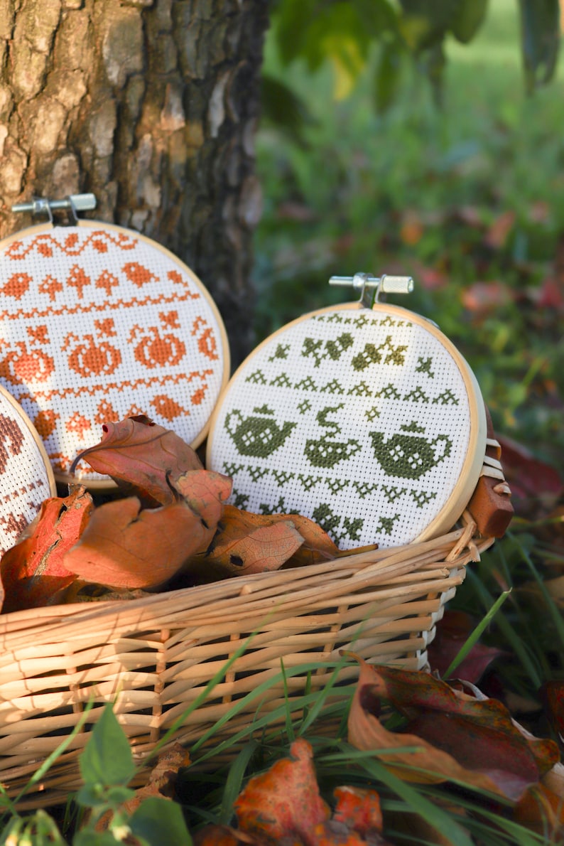 Autumn Cross Stitch Patterns, Fall Ornaments, Squirrels Cross Stitch ...