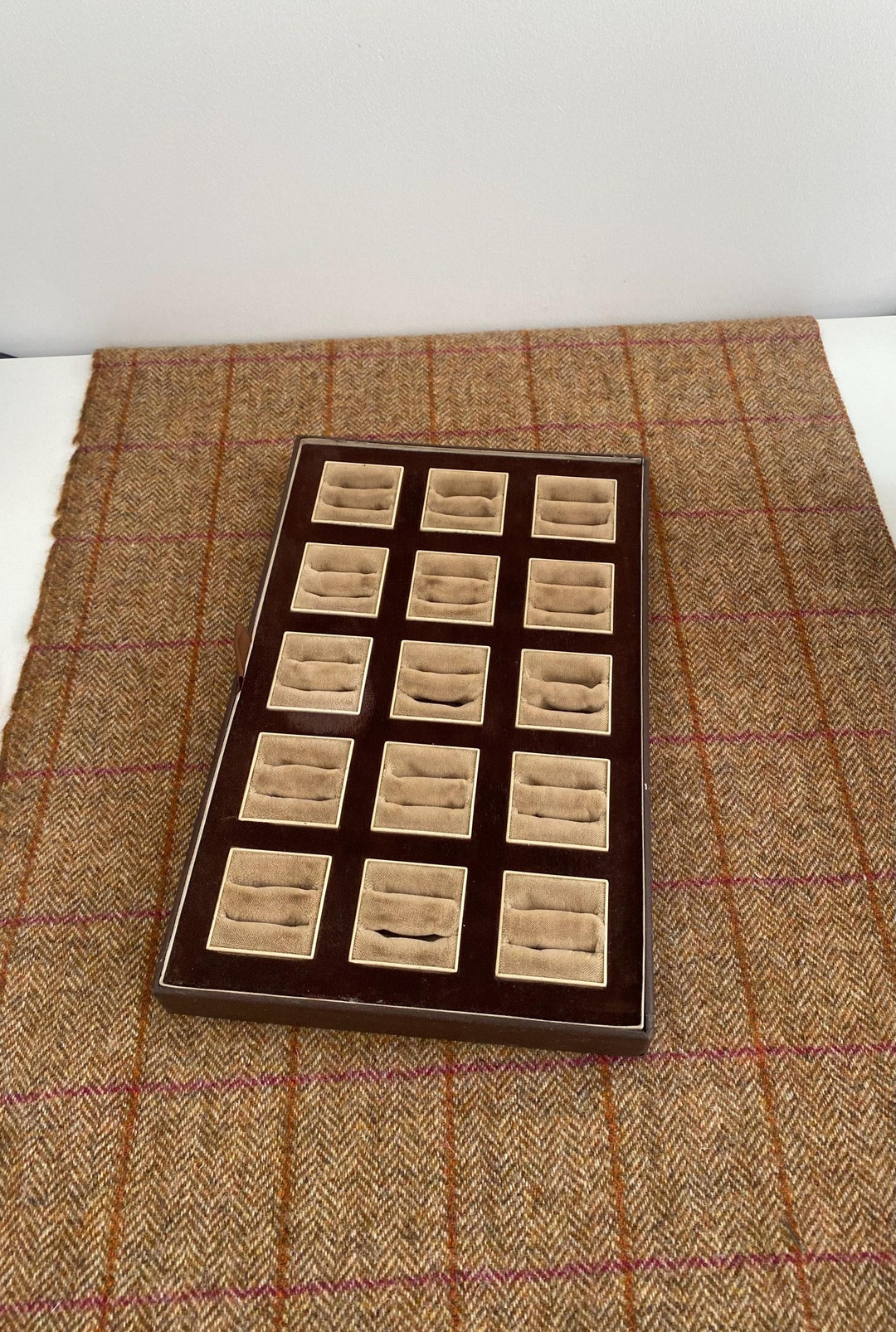 Vintage Multiple Ring Display Pad. Antique Jewellers Shop Multi Ring ...