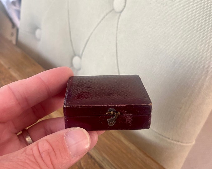 Small Vintage Leather Jewellery Box. Antique Jewelry Box. Victorian ...