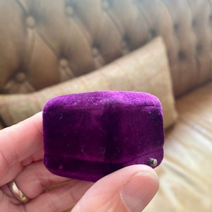 Beautiful Antique Ring Box. Purple Velvet Vintage Ring Box. Vintage ...