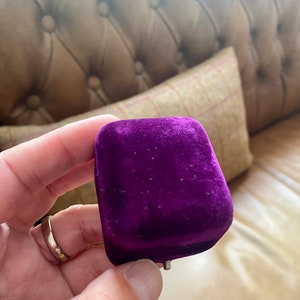 Beautiful Antique Ring Box. Purple Velvet Vintage Ring Box. Vintage ...
