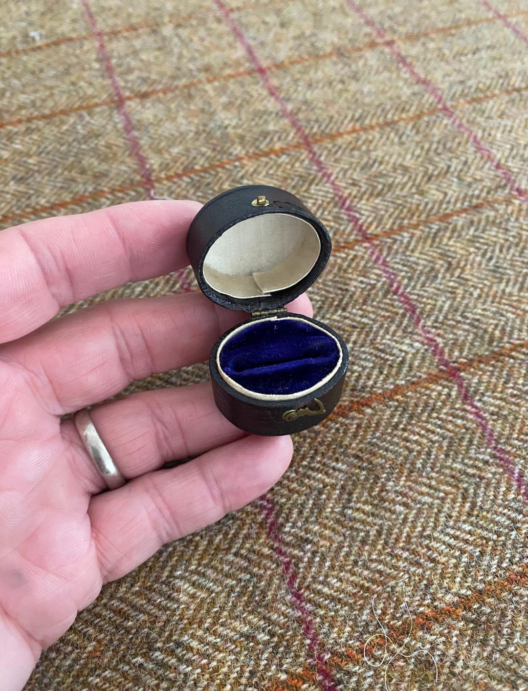 Antique Leather Ring Box. Small Victorian Ring Box. Vintage Jewellery ...