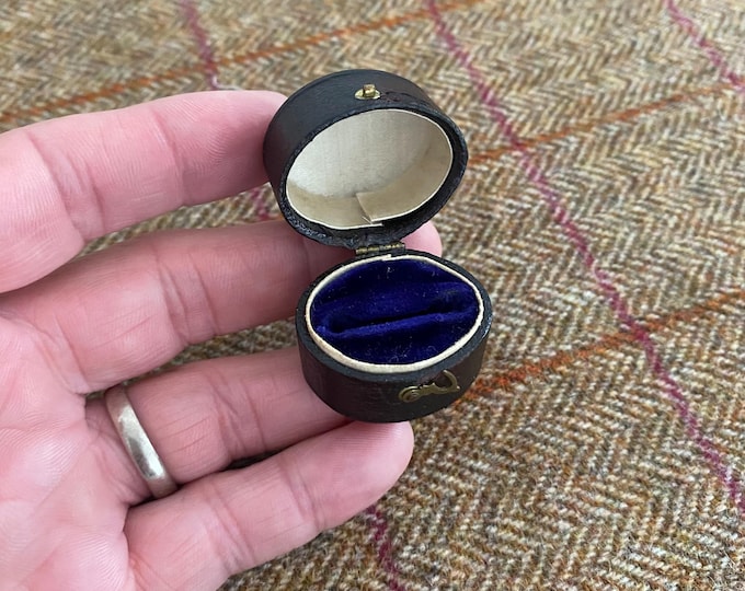 Antique Leather Ring Box. Small Victorian Ring Box. Vintage Jewellery ...