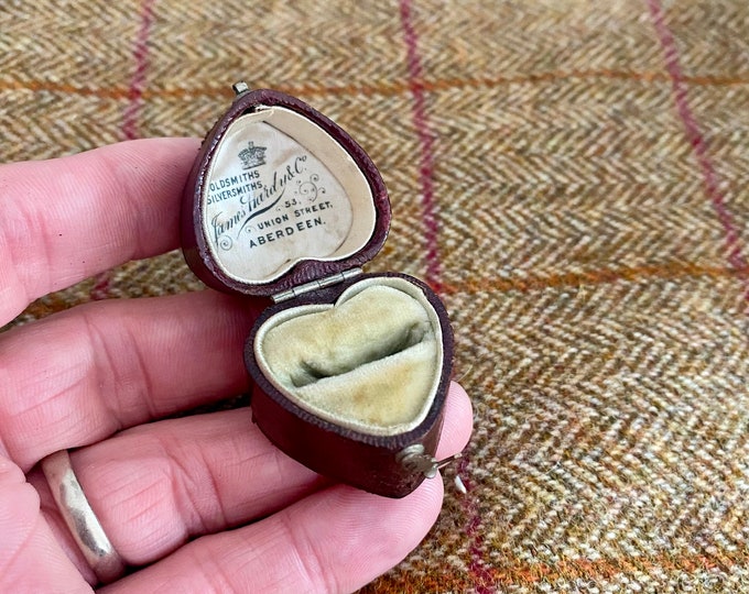 Antique Ring Box. Vintage Leather Heart Shaped Ring Box. Small ...