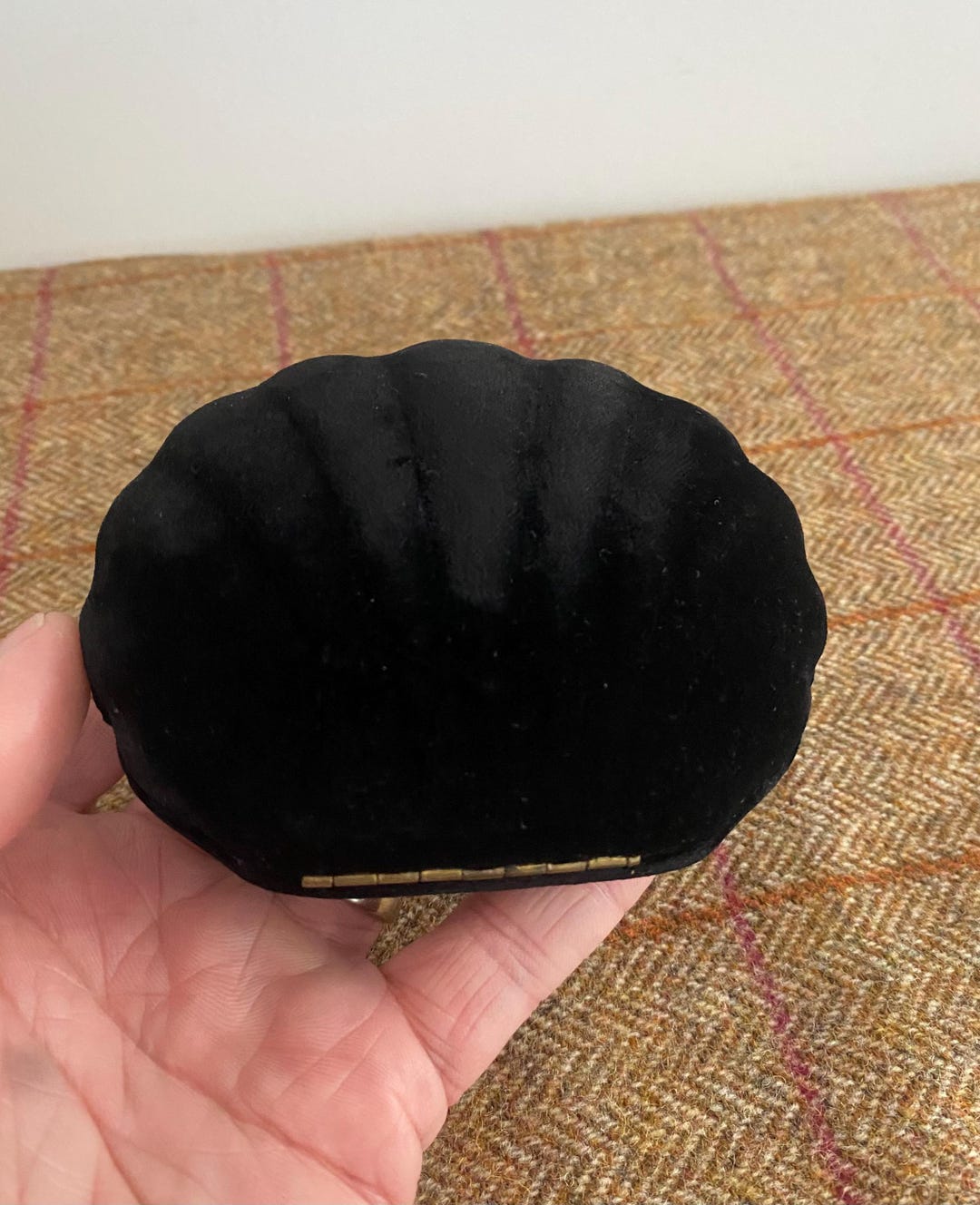 Wonderful Vintage Velvet Clam Shaped Jewelry Box. Scallop Shaped ...