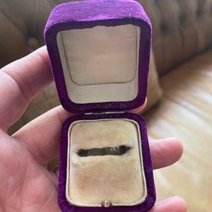 Beautiful Antique Ring Box. Purple Velvet Vintage Ring Box. Vintage ...