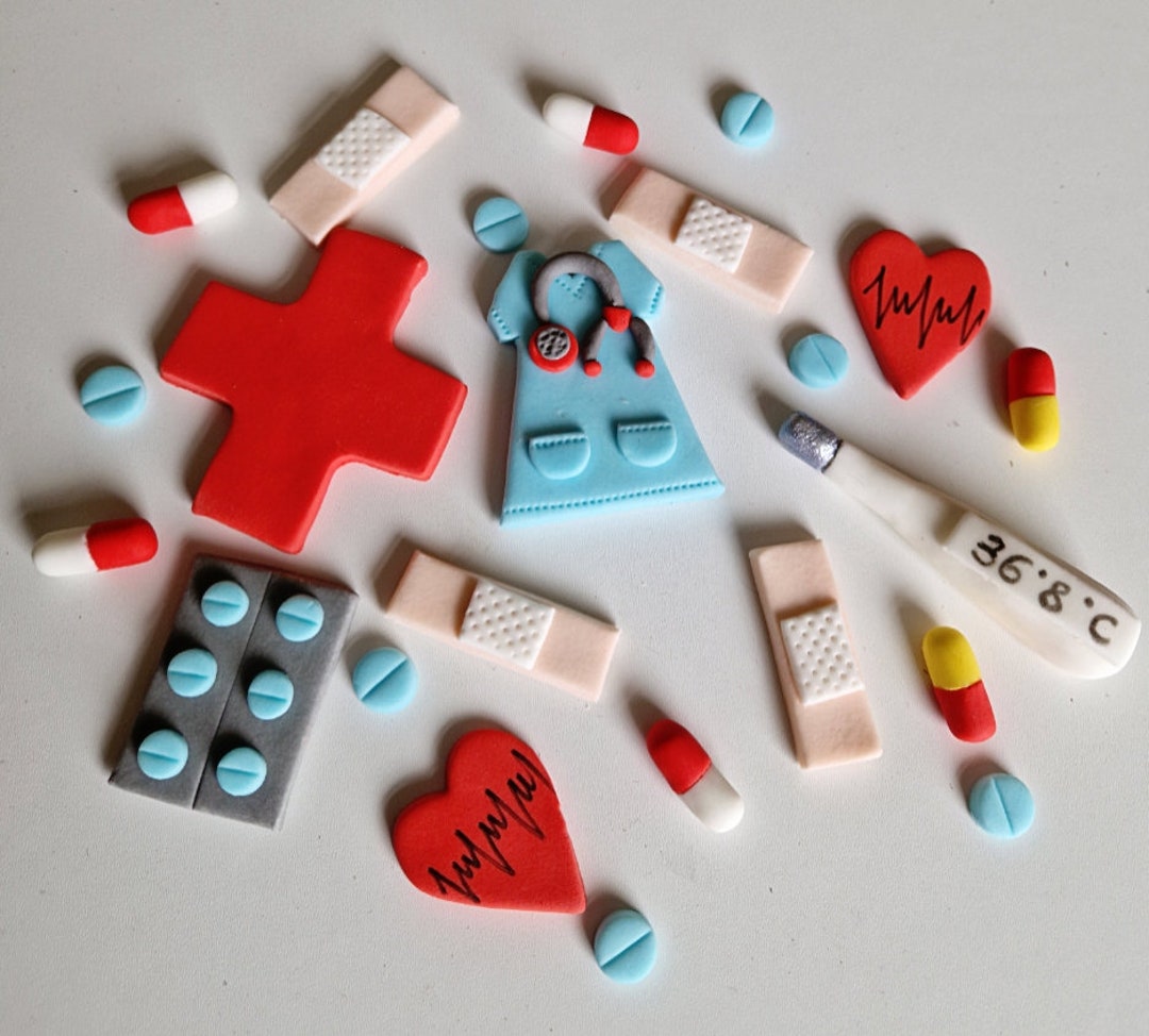 Edible Medical Cake Toppers – Doctor & Nurse Cupcake Decorations ...